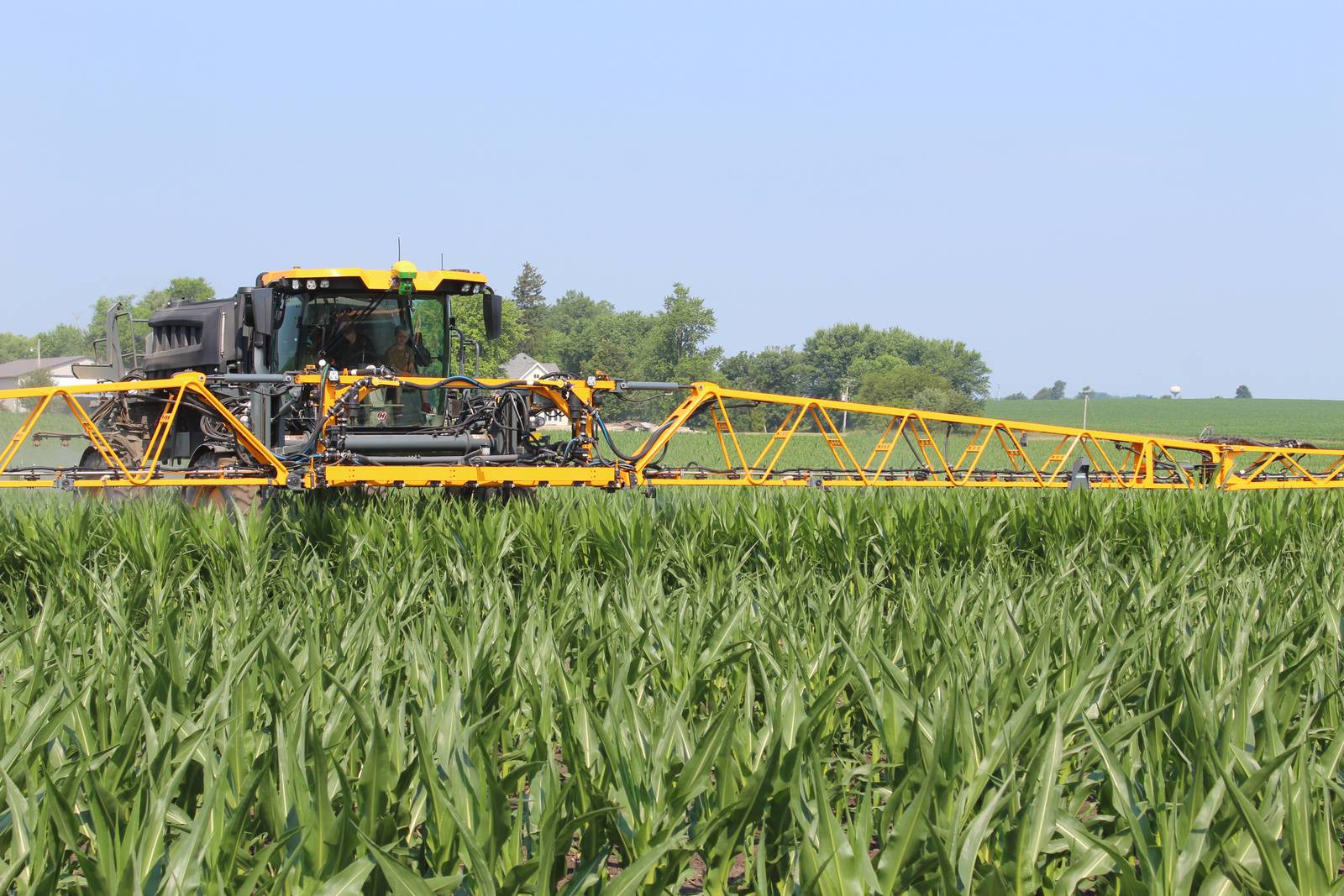 Spraying protects corn, soybeans from pests, diseases – AgriNews