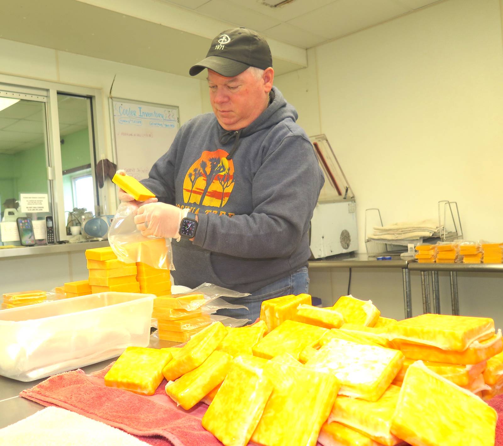 Ropp busy filling Christmas cheese orders – AgriNews