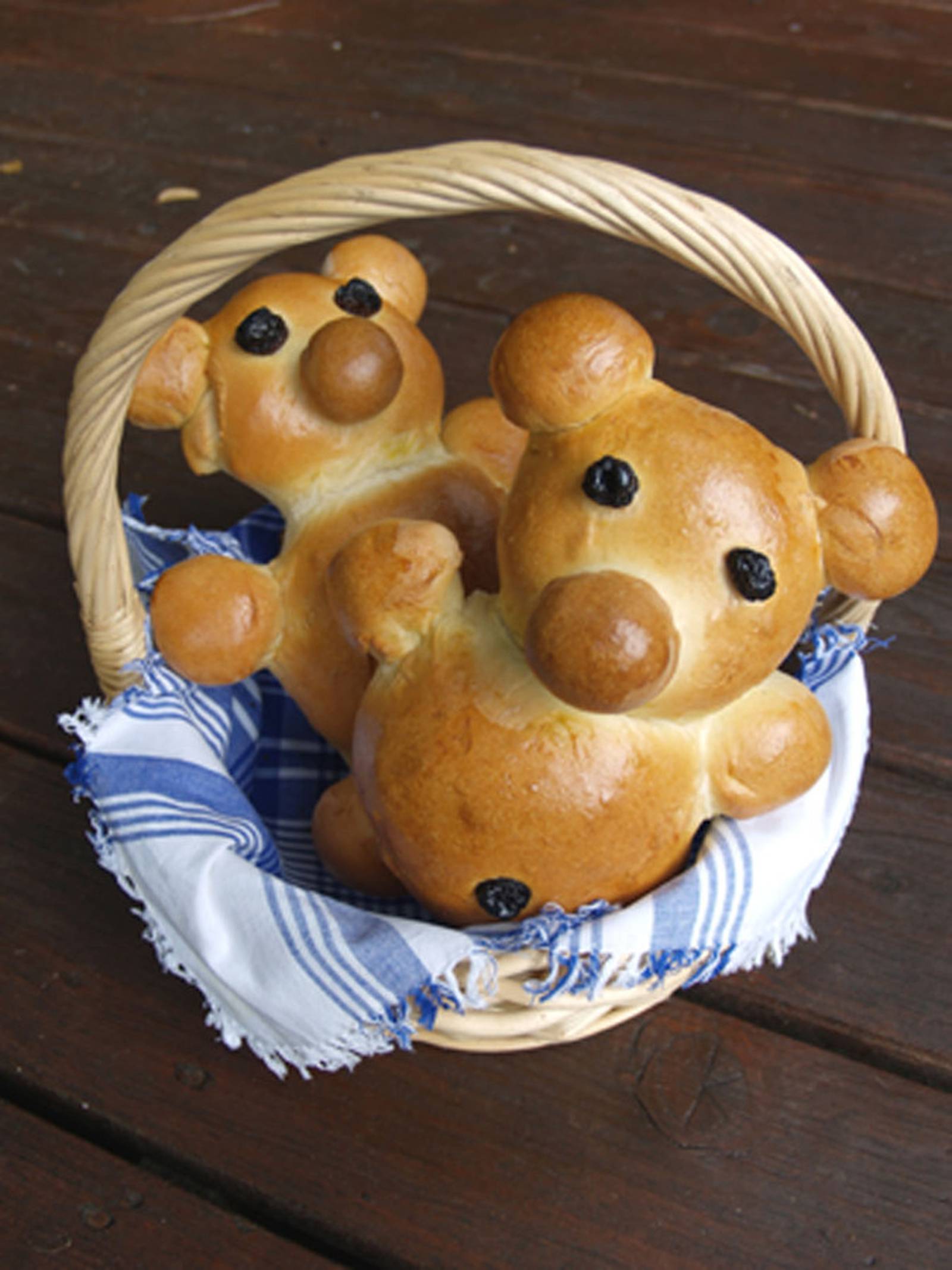 Donna’s Day: Twist, shape and bake healthy bread bears – AgriNews