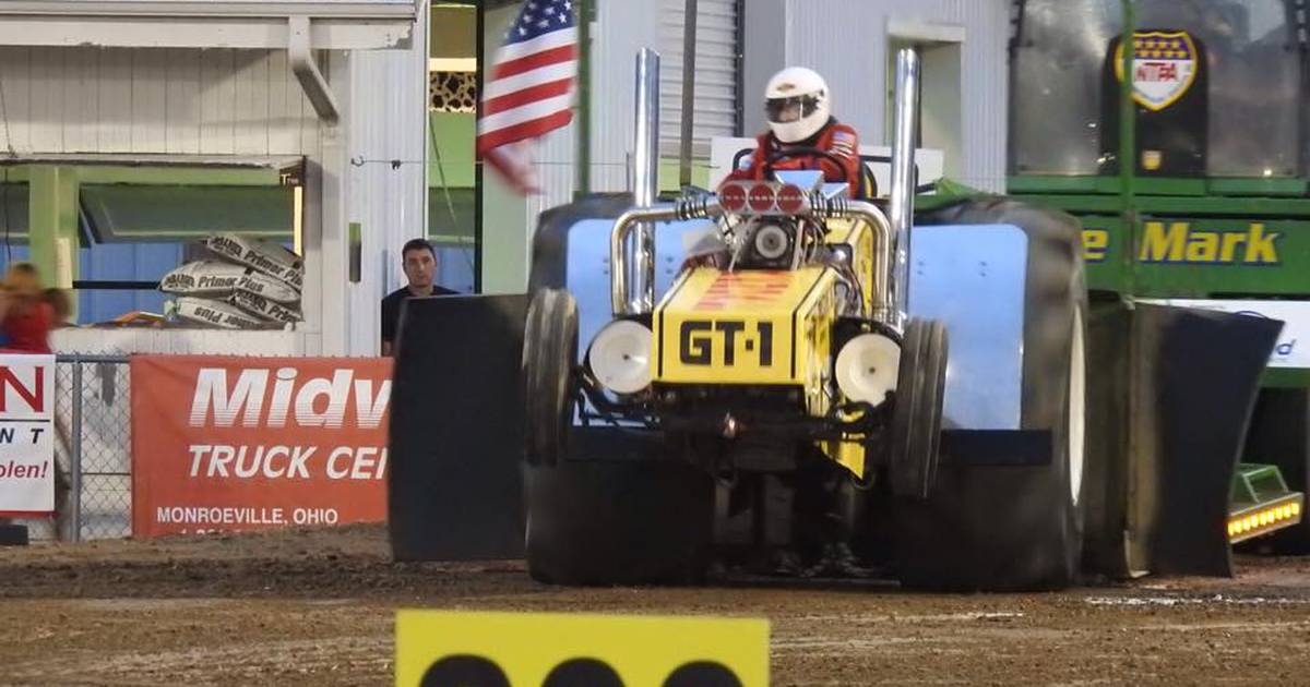 Super Banana pulling tractor keeps family legacy alive and pulling ...